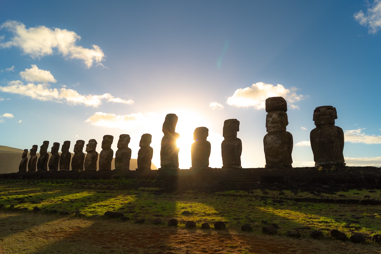 The World's 10 Most Massive Statues | EnticeTrip.com