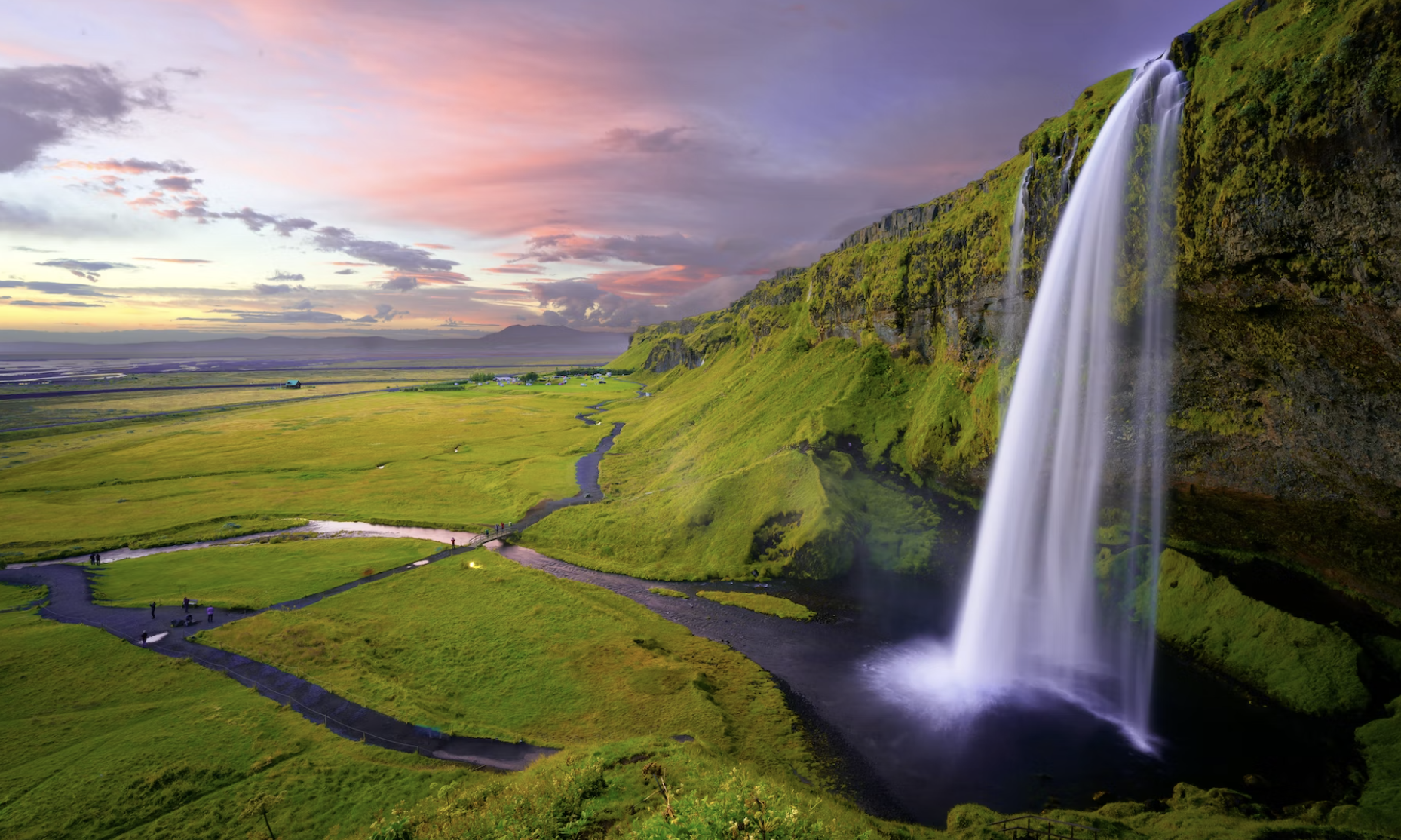 Iceland Travel Guide Book | PDF Download | EnticeTrip.com